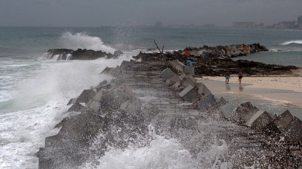Huracán Lisa causará lluvias intensas en el sureste de México - La Ruleta