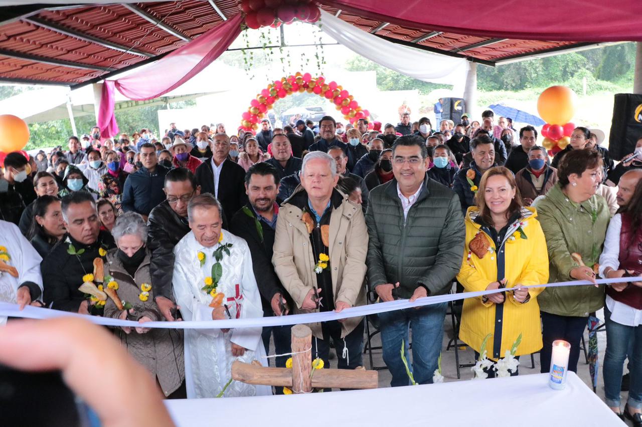 Carlos Peredo inaugura y entrega infraestructura deportiva inédita e ...